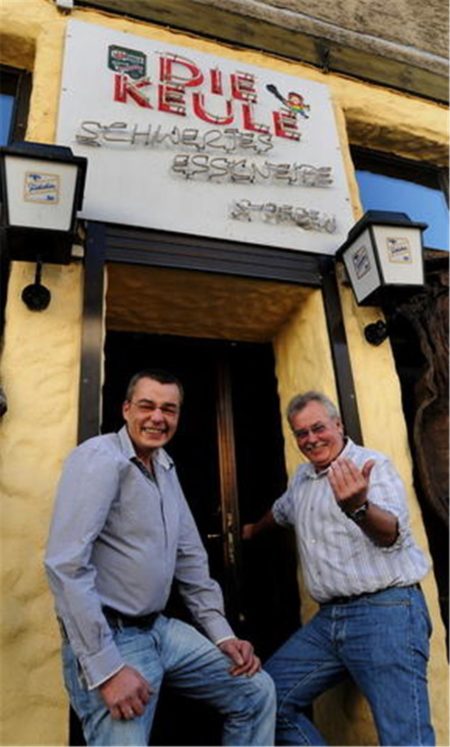 TRADITION ⋆ Die Keule - Schwertes Esskneipe